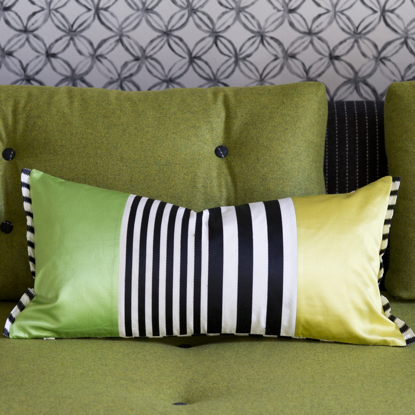 Taru Lime Designers Guild Zierkissen